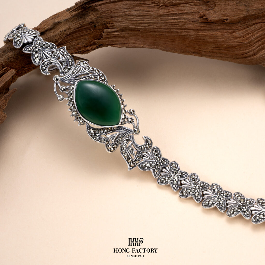 Couple Jewelry Ideas for Travel: Shared Style, Symbolic Connections ...